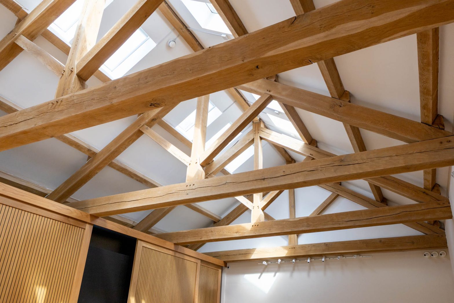 Oak King Post Trusses - Hardwoods Group