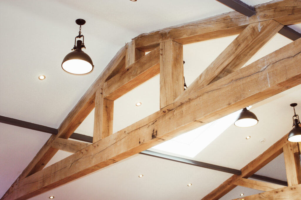 Queen Post Oak Trus - Hardwoods Group